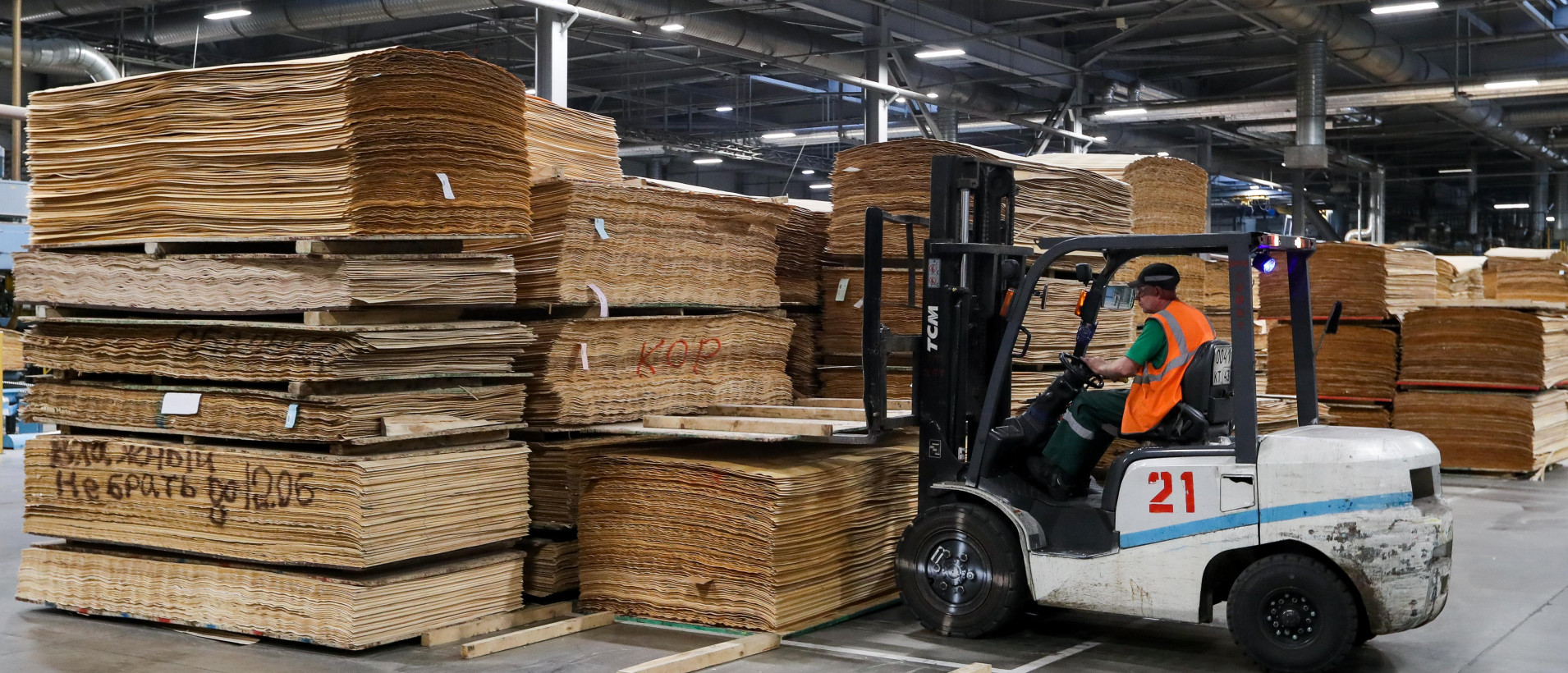 Belarus never stopped selling sanctioned plywood and pellets to the EU